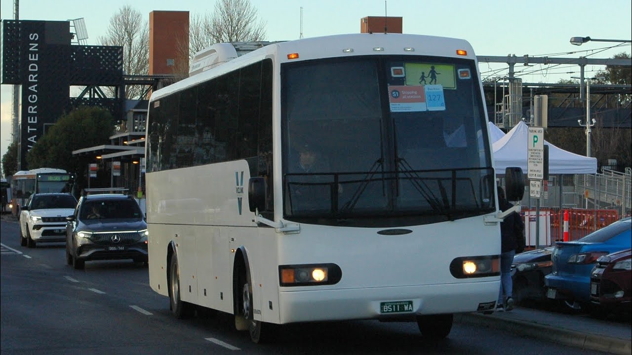 Viclink Coaches BS11WA Volvo B7R (Coach Design) - YouTube