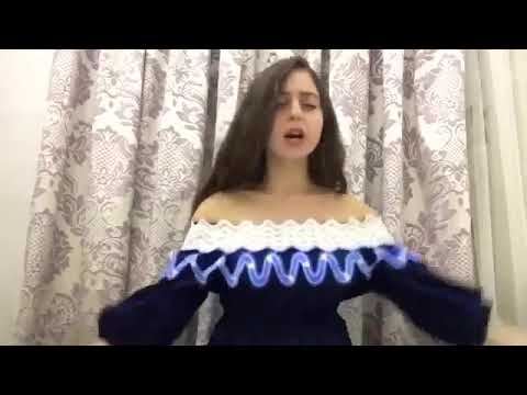 19 dildə oxuyan qız❤