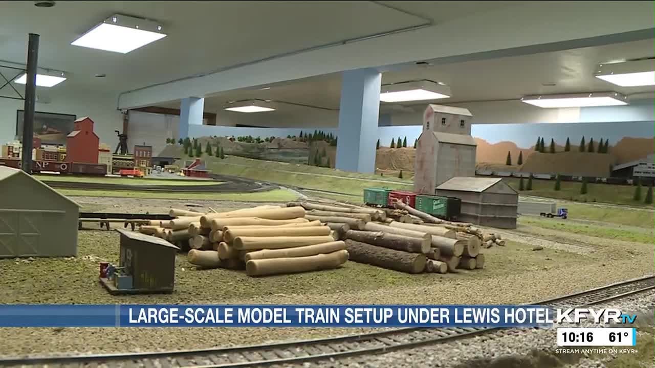 Model train hides in basement of Buckstop Junction - YouTube