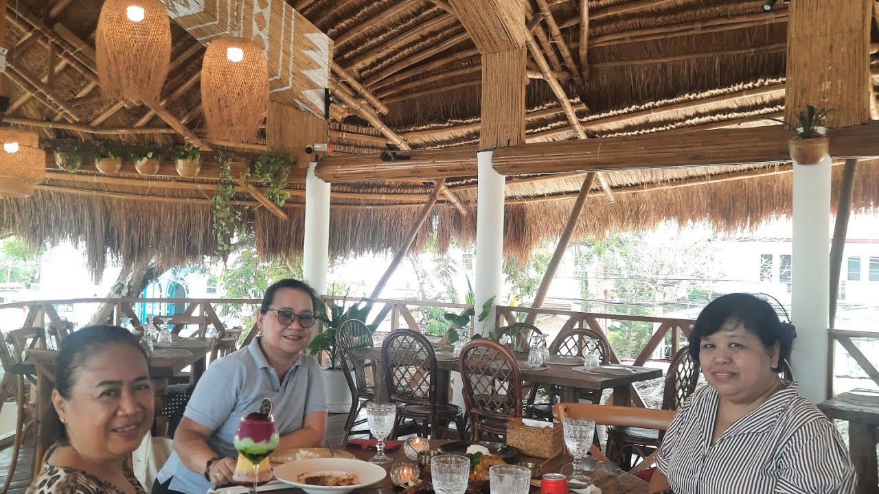 lunch at mosa - YouTube