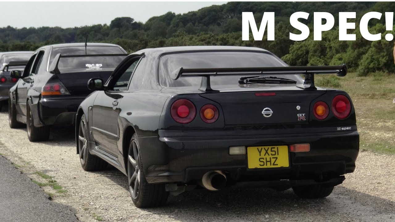 Ride in the Nissan R34 GTR M Spec with an R32 GTR! - YouTube