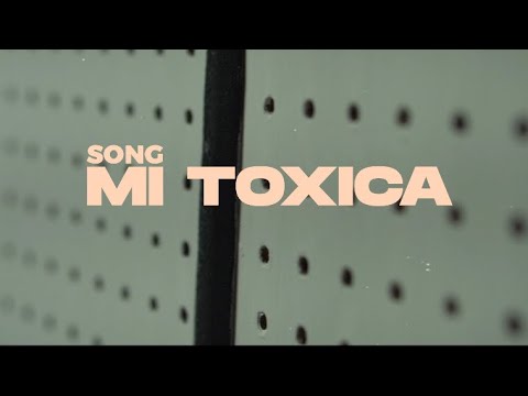 Son Calle - Mi tóxica Ft. Miguelucho (Vídeo Official) - YouTube