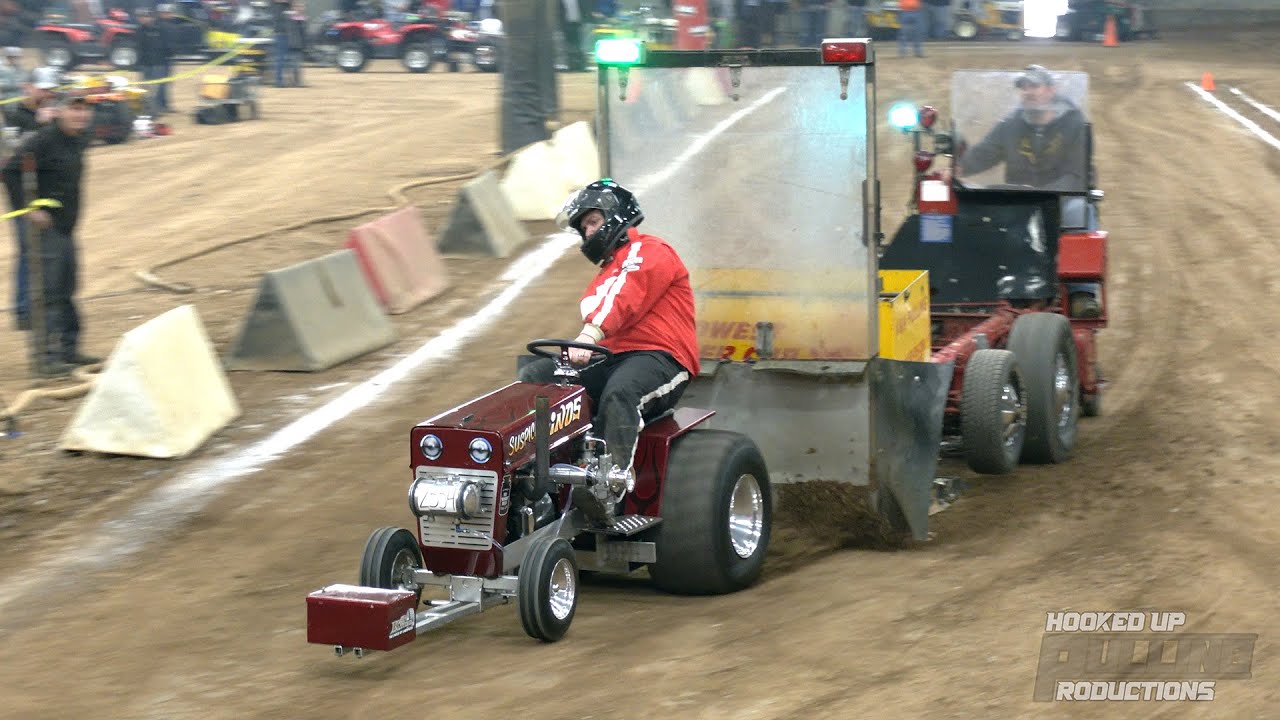 Tractor & Truck Pulling 2022: 1050 Super Stock Tractors Pulling at the ...