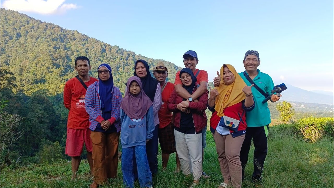 Camping Ceria di Pinus Eco Park Puncak Bogor - YouTube