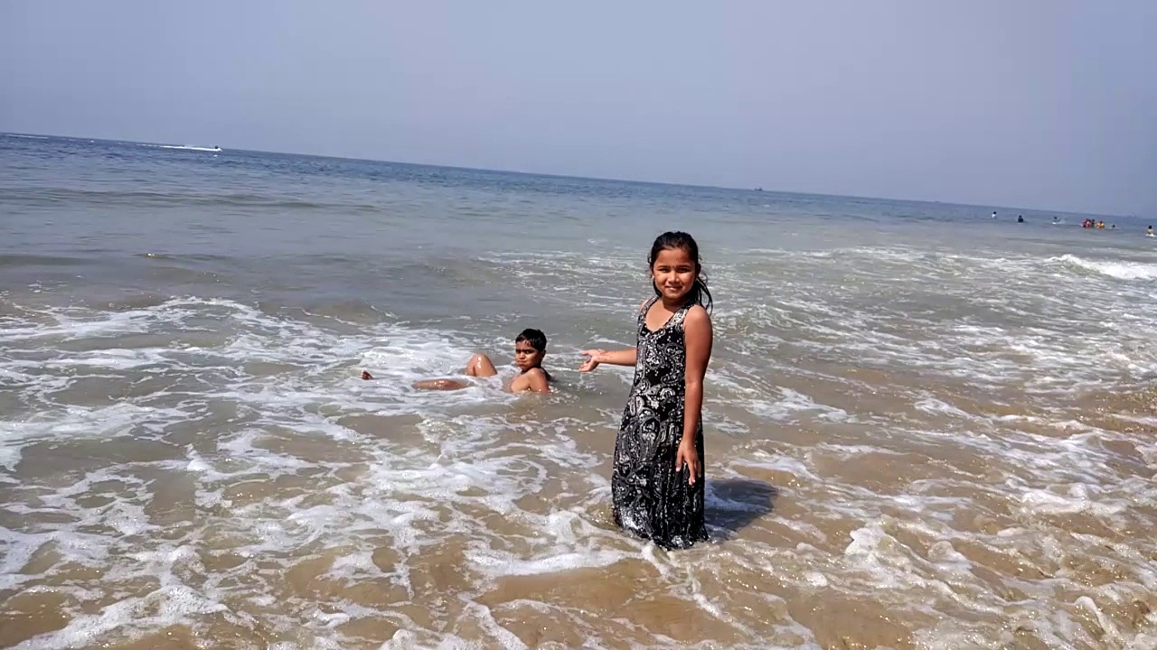 Siddhant and samiksha sapkal enjoying at ganapati pule beach गणपती पुळे ...