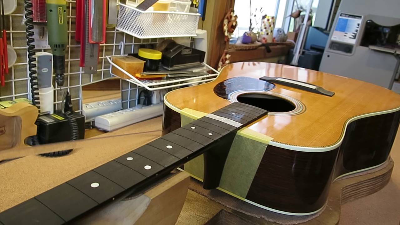 Checking neck angle and straightness for neck reset on Martin HD-28 ...