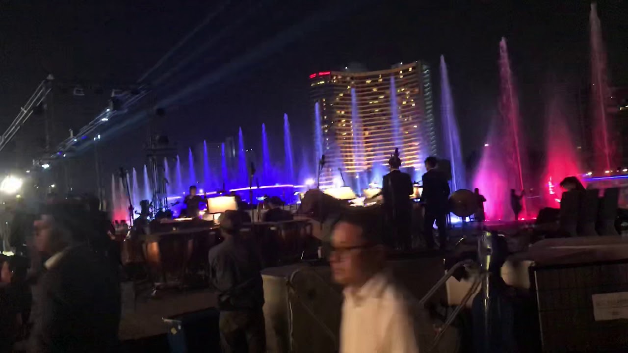 Icon Siam ชีวิตเหมือนฝันไปสวยงามมาก - YouTube