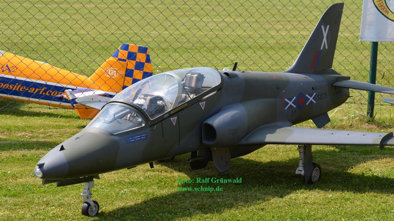 RC Jet`s BAE Hawk - YouTube