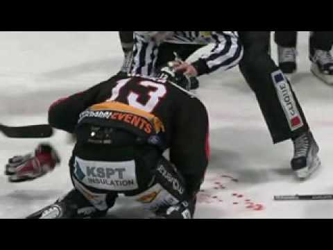 10.4.2010 - Filip Riska saa viillon kasvoihinsa Ilari Filppulan ...