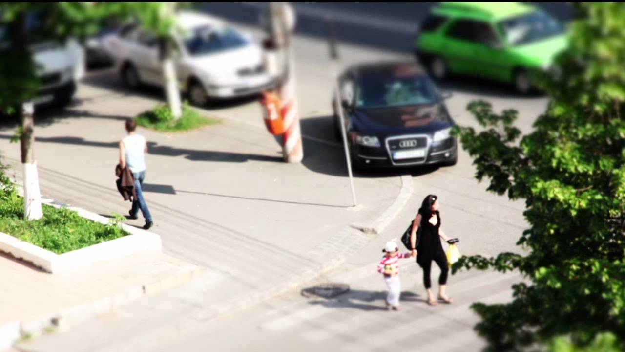 Miniature effect test with the Canon 60D - YouTube