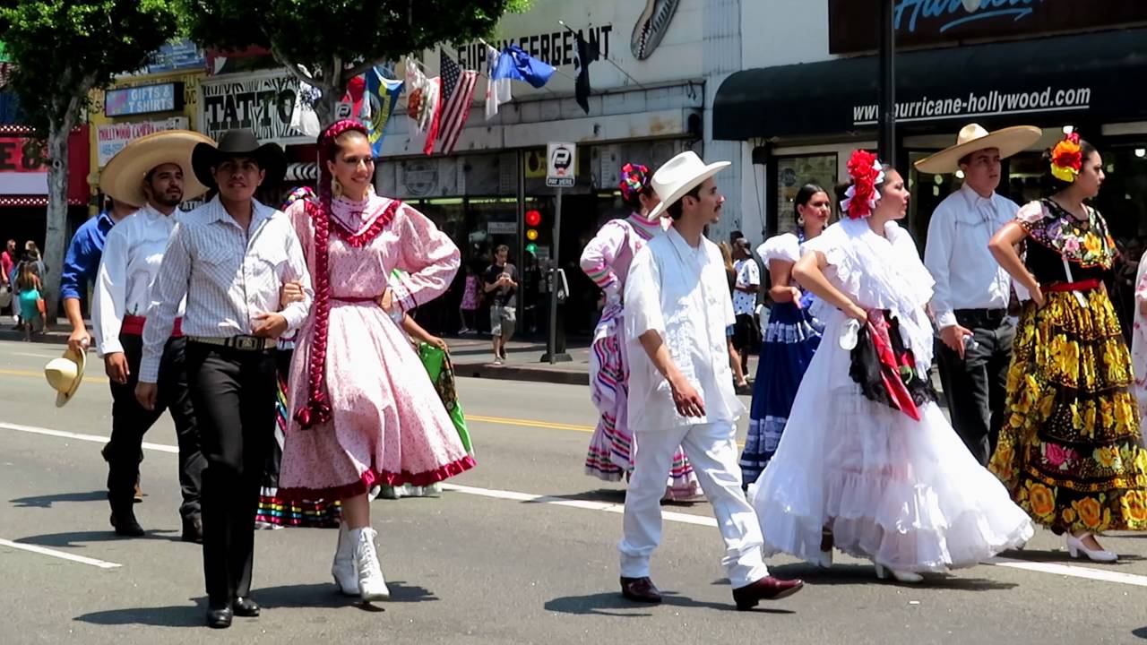 Latinos in Hollywood carnival parade 2016 - YouTube