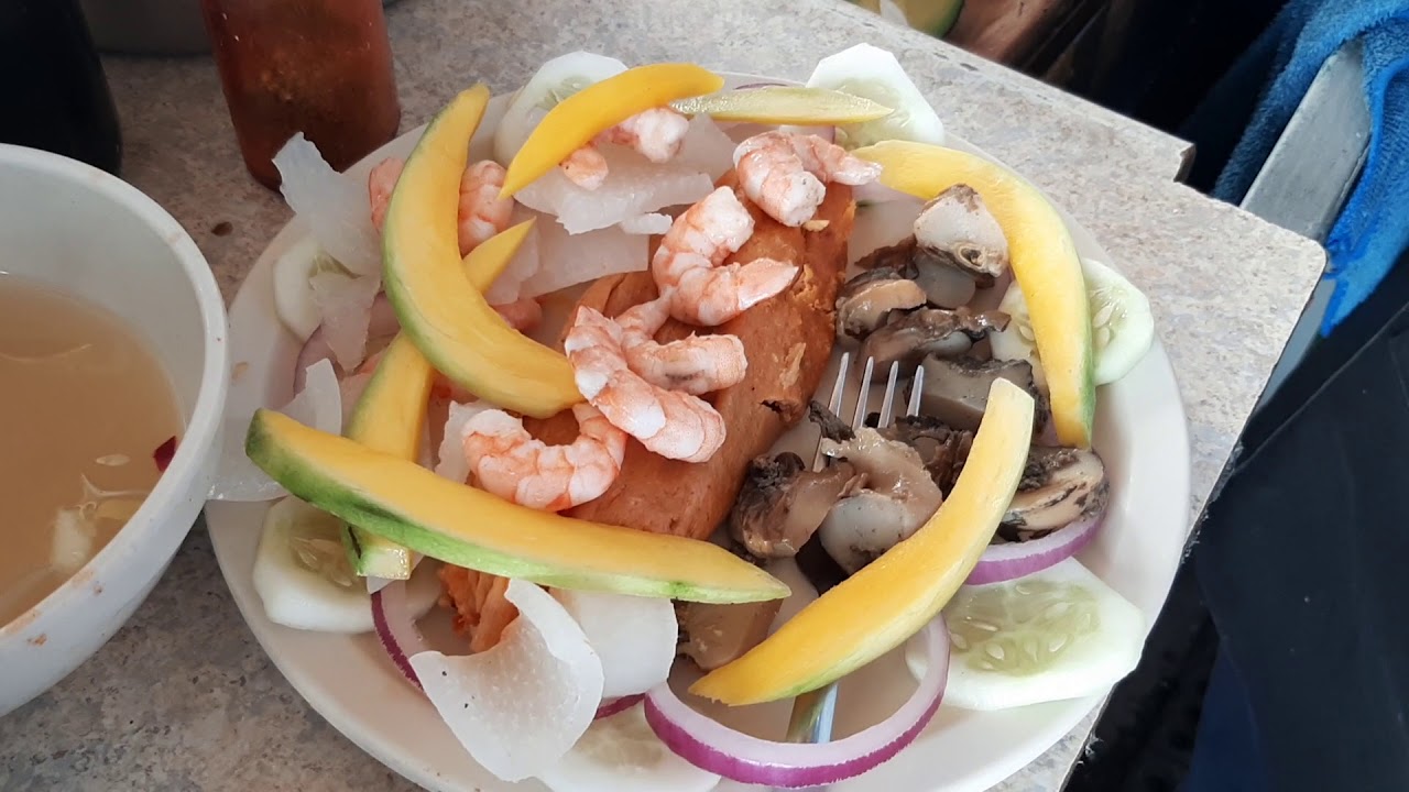 TAMAL A LA CORONA EN MARISCOS CHUY - YouTube