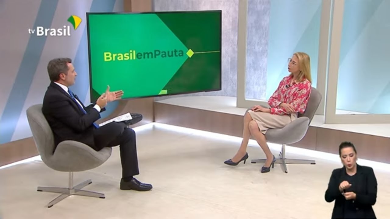 BRASIL EM PAUTA | Angela Gandra, secretária nacional da Família - YouTube