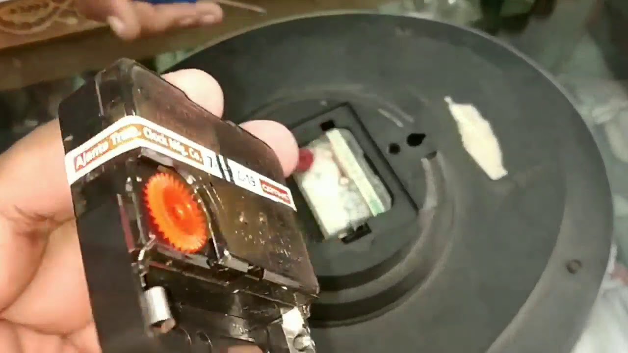 Live Changing of Sweep Machine of Old Ajanta Clock Watch by Expert in 3 ...