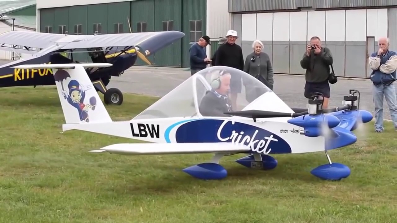 Aircraft of the world's smallest twin engine - YouTube