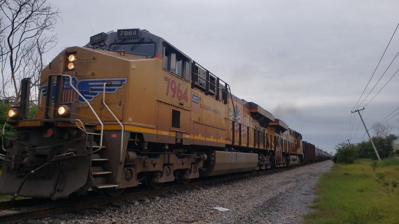 (4K) Union Pacific 7964 "5000th GEVO" (Sin Marcas) en Monterrey! - YouTube