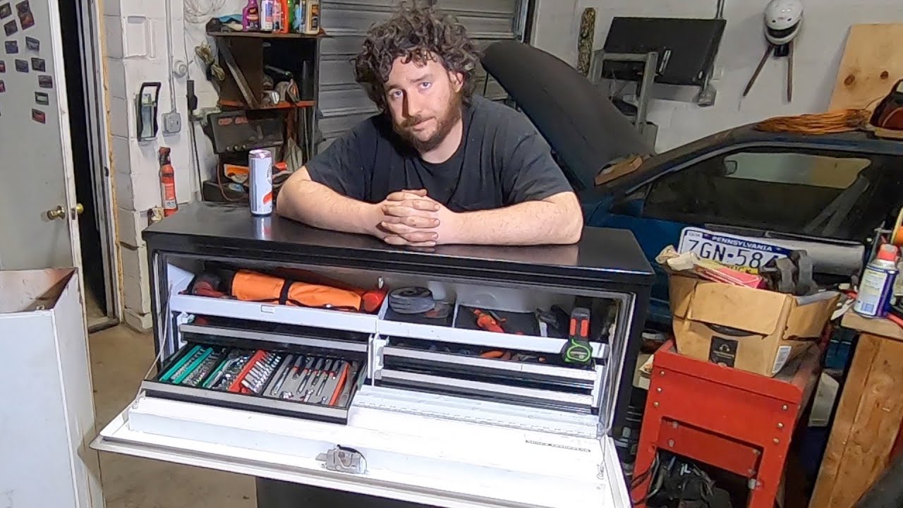 I built a custom toolbox for my flatbed from SCRAP JUNK - YouTube