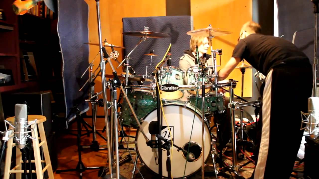 Progressive Entertainment - In The Recording Studio - YouTube