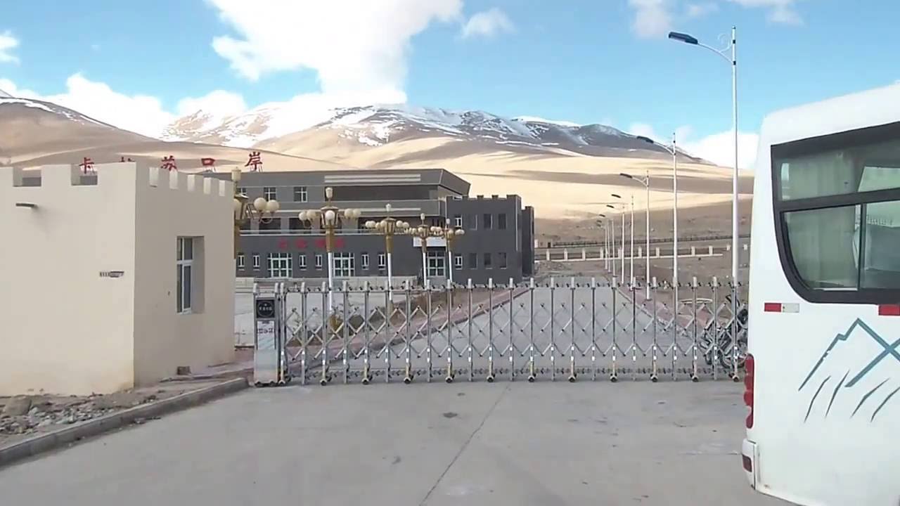 [Karakoram Highway] Approaching Karasu Port of Entry (border control ...