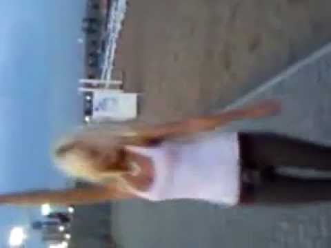 Amiraa :)) :X:X:X:X Danseaza