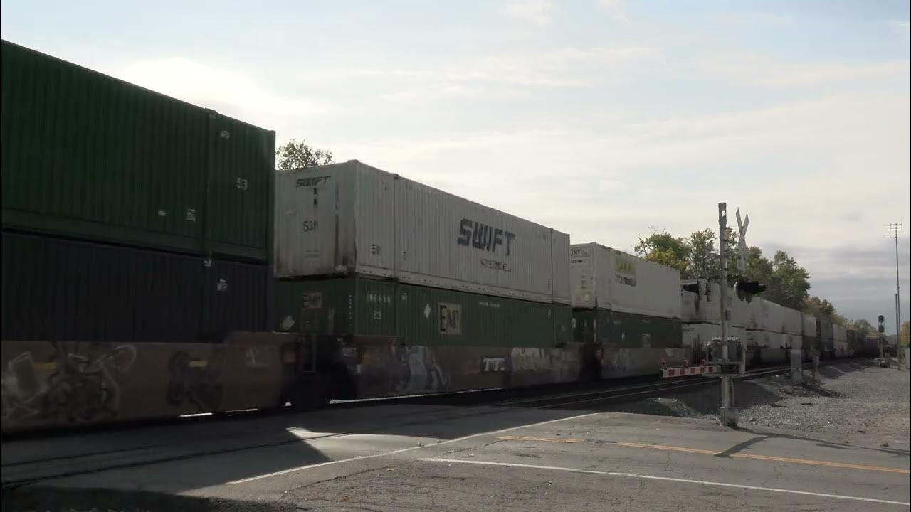 NORFOLK SOUTHERN GE ES44AC Northbound Mix Freight - YouTube