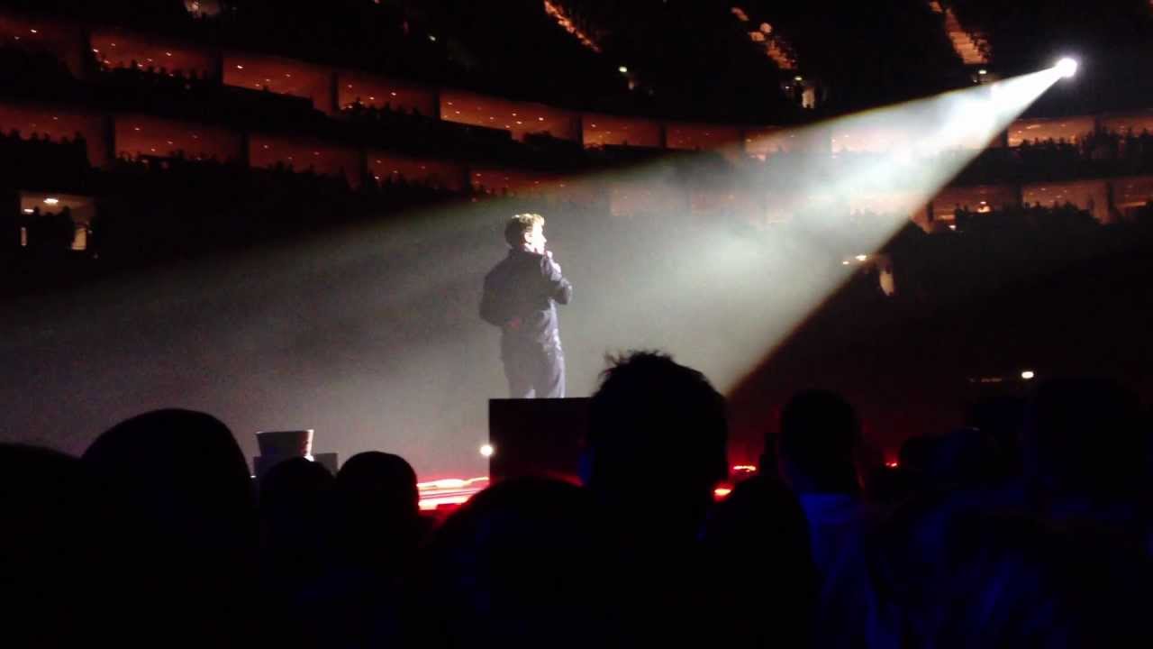 Rob Brydon "Small Man in a Box" - Under 1 Roof Charity Gig @ The O2 ...