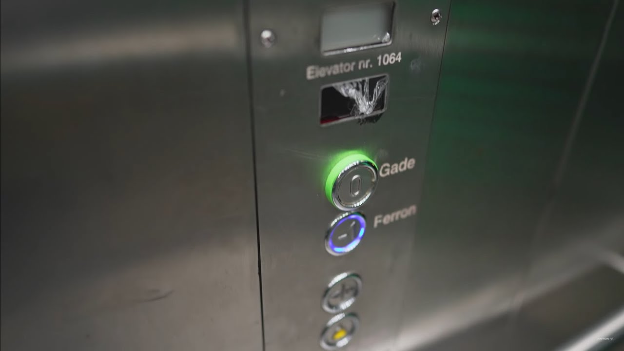 Denmark, Copenhagen Central Station, 2X elevator - YouTube