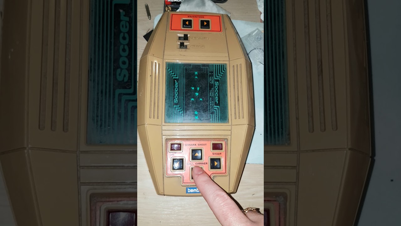 Soccer bambino retro video game banana shot - YouTube