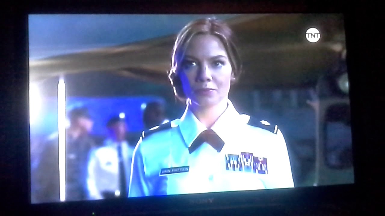 Pixeles (Versión doblaje TNT): Sam Brenner y Ludlow Lamonsoff contra el ...