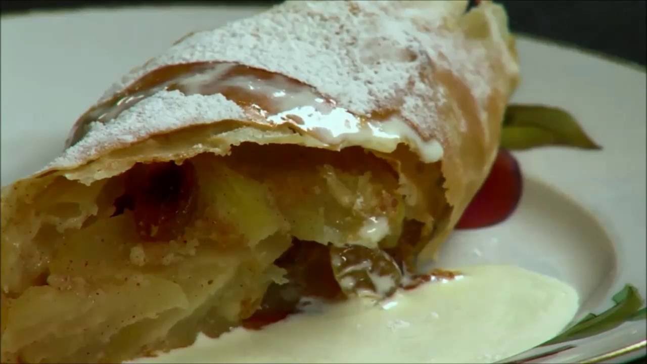 Apple and almond strudel - YouTube