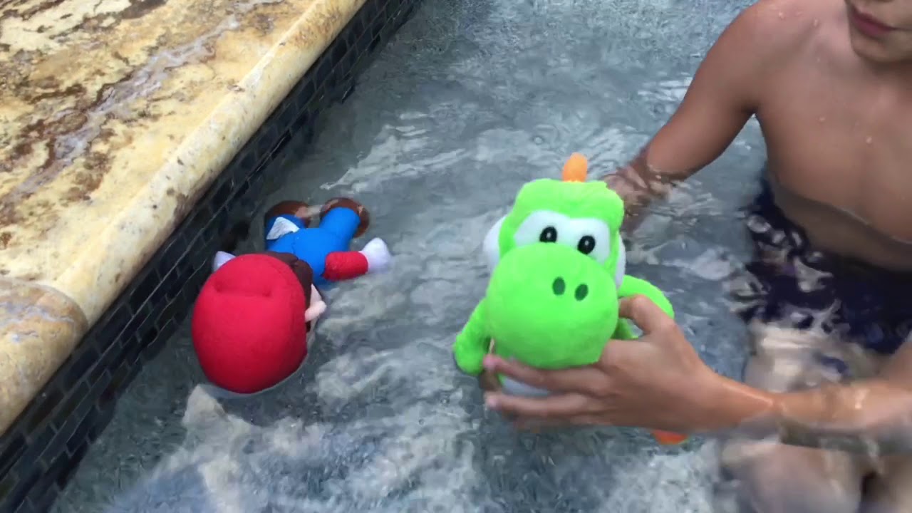 Mario And Yoshi Go Swimming - YouTube