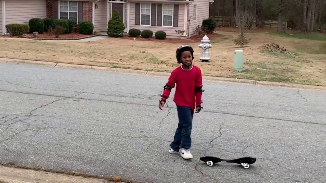 Riding My Ripstik: Beginner - YouTube