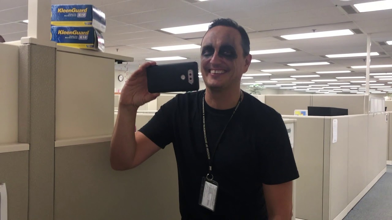 Dee Day: A day in the life of Twisted Sister's Daniel "Dee" Snider ...
