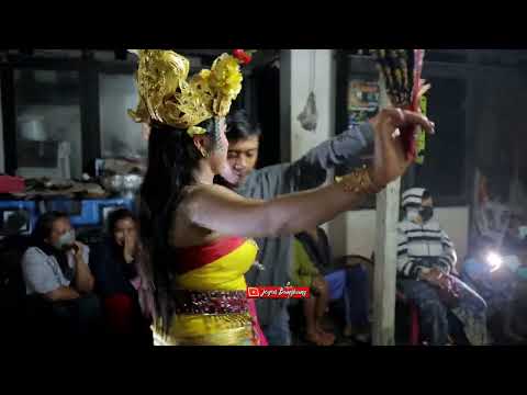 AYU TINA PALING PANAS