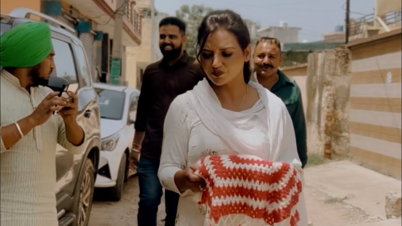 रक्षा बंधन पर्व पर बहन द्वारा भाई को बाँधा जानेवाला सूत्र। Poonam Sood ...