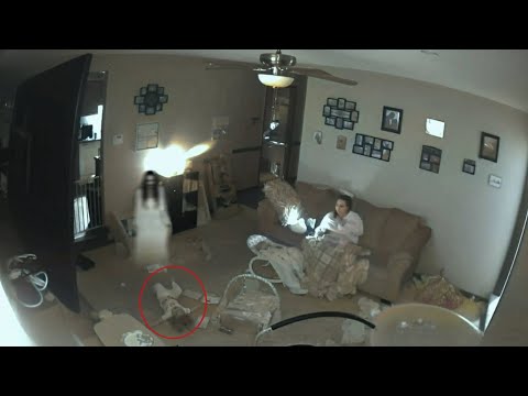 Geger, Di depan Orang Tuanya Anak ini ditarik Hantu Sampai Jatuh ke Lantai