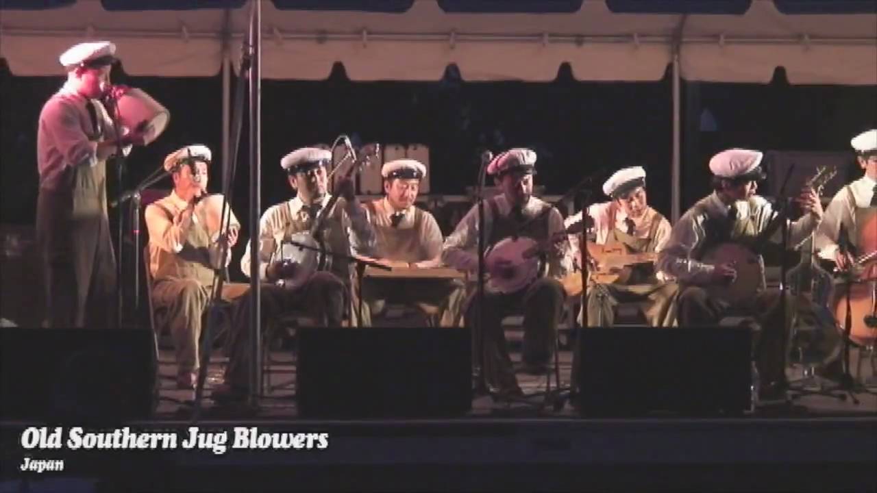 Old Southern Jug Blower at the 2009 Jug Band Jubilee - YouTube
