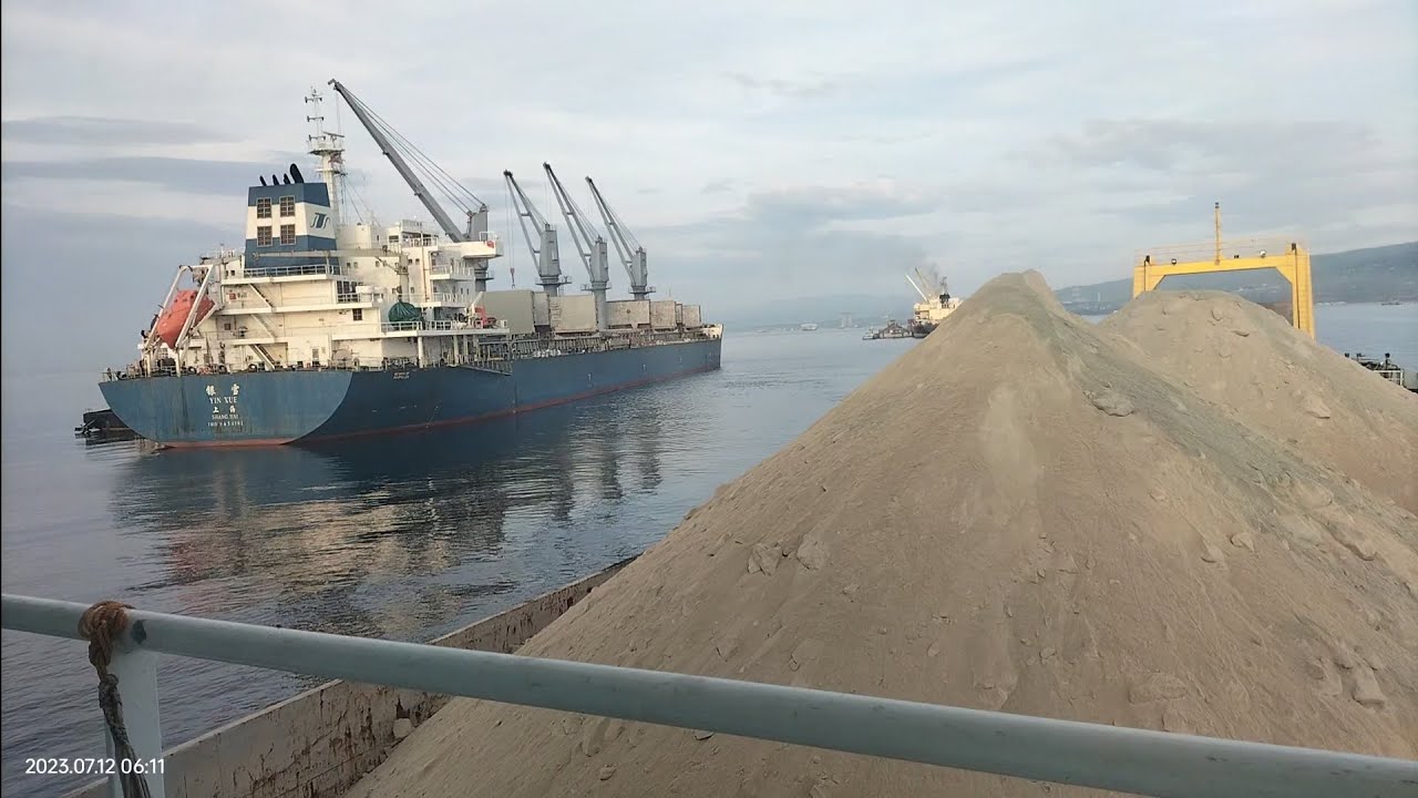 PULL OUT FROM M/V XIN XUE #shipsideloading #docking #maneuver - YouTube