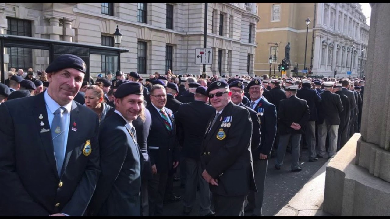 Remembrance parade Cenotaph London 2017 - YouTube
