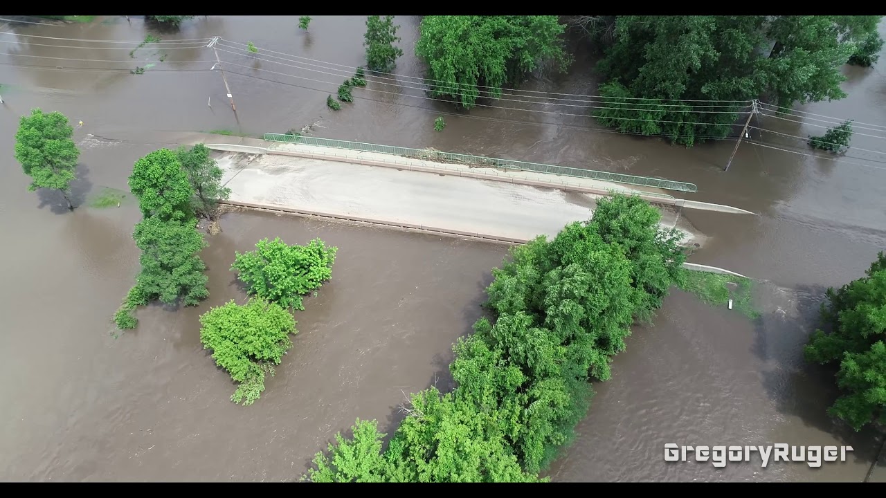 Extreme Flash Flooding In Des Moines, Iowa - YouTube