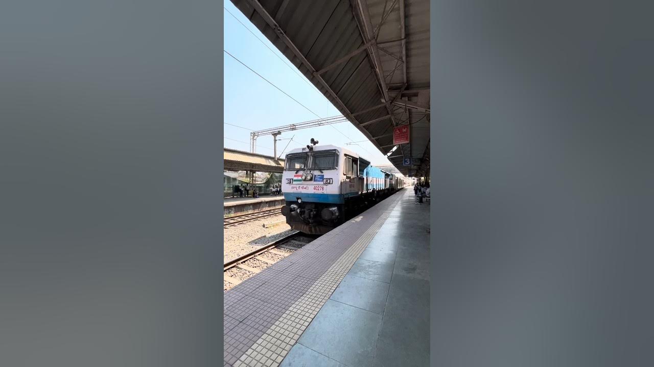 KJM WDP-4D in BMTC livery hauling 16587 Yesvantpur - Bikaner Express | Indian Railways - YouTube