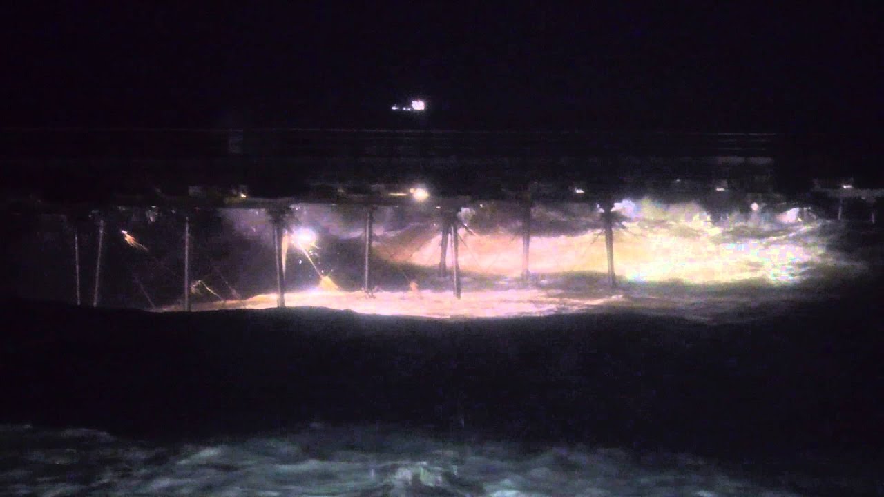 Saltburn High Tide Flooding 5/12/13 - YouTube