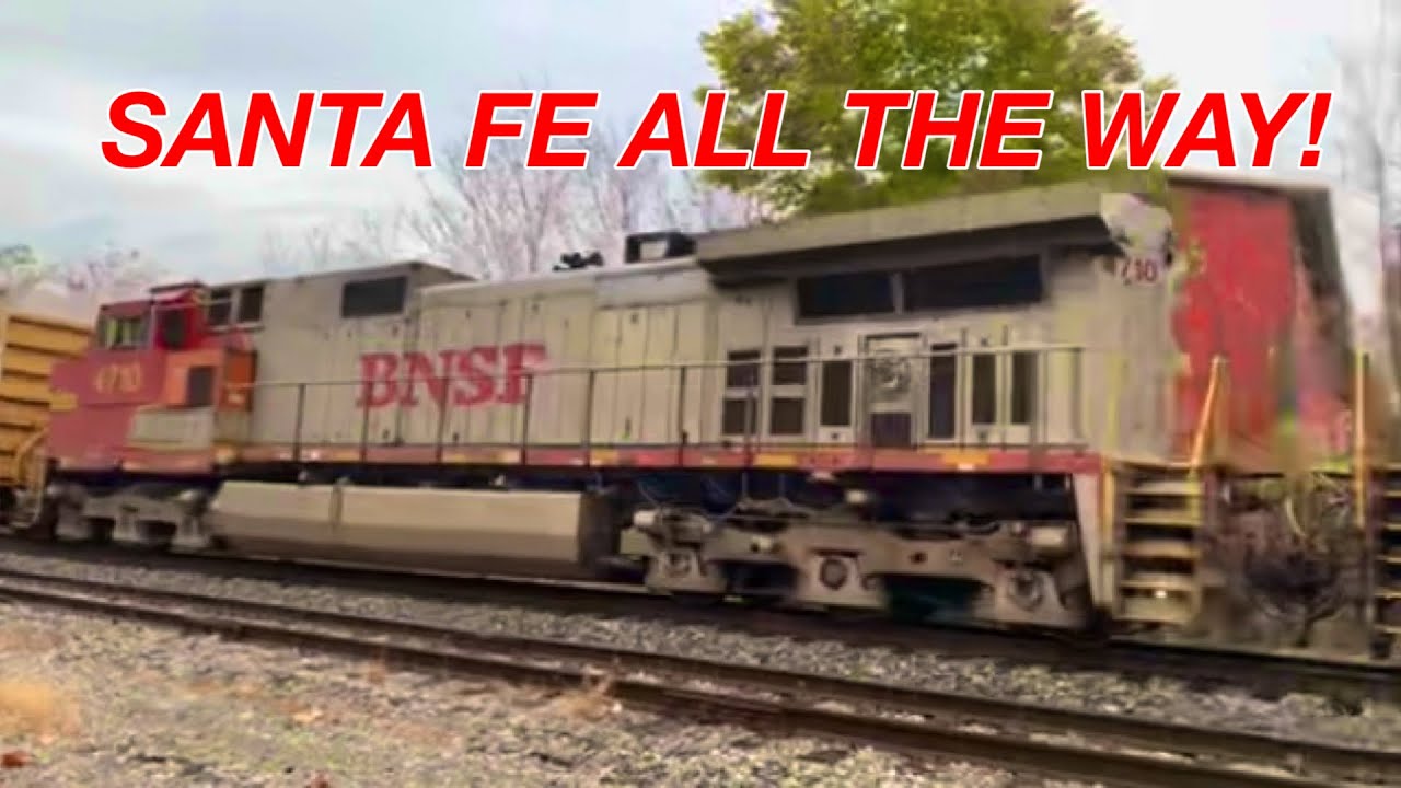 Santa Fe all the way! The famously painted locomotive trails on a CSX ...