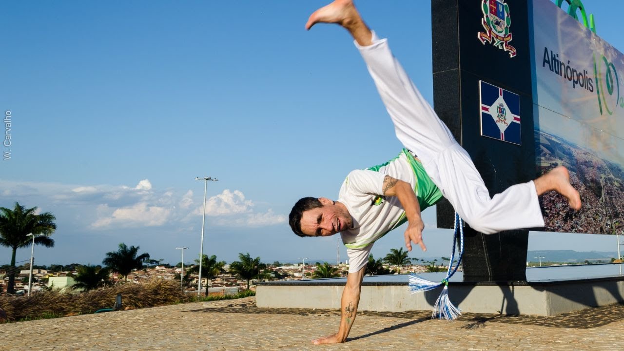 FOTOGRAFIA COM MESTRE DE CAPOEIRA - YouTube