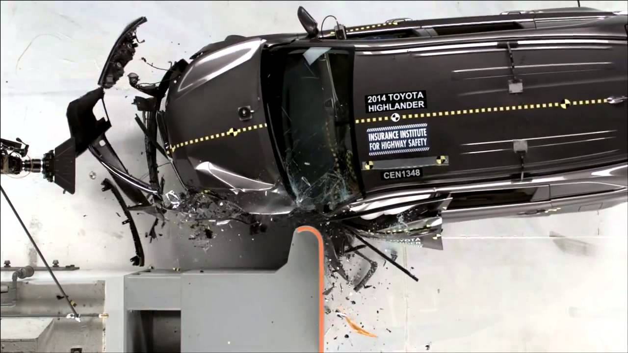 2014 Toyota Highlander / Kluger small overlap IIHS crash test - YouTube