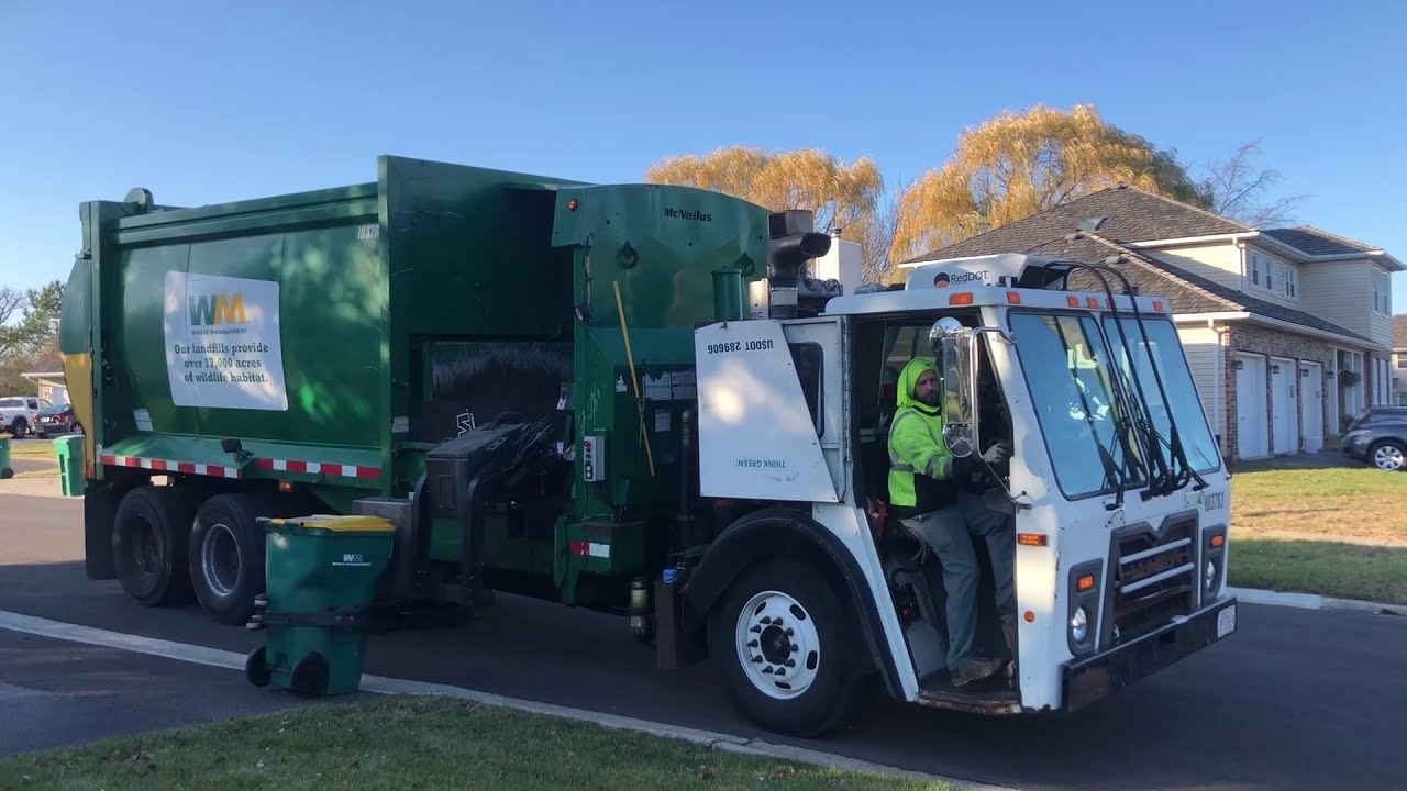 Super Fast Waste Management Mack LEU McNeilus M/ASL Garbage Truck - YouTube