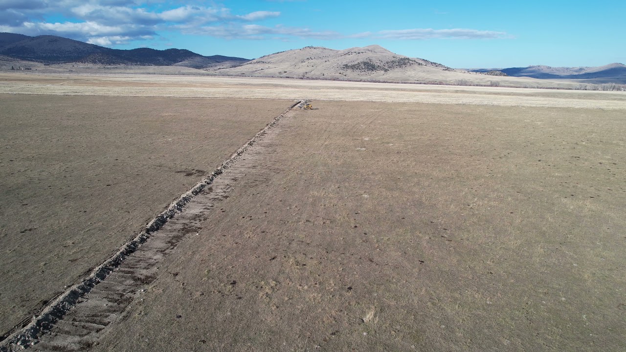 New Reinke Pivot Installation - YouTube