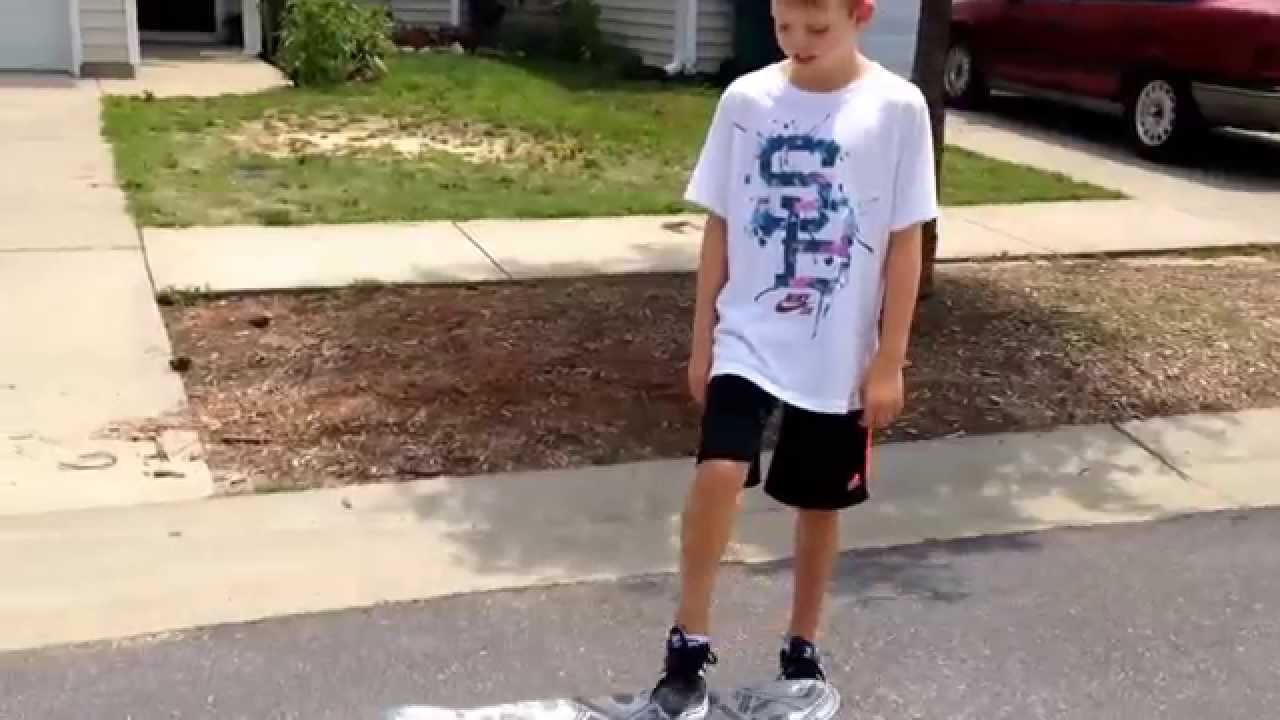 Kickflip vs Heelflip - tutorial with slow motion - YouTube