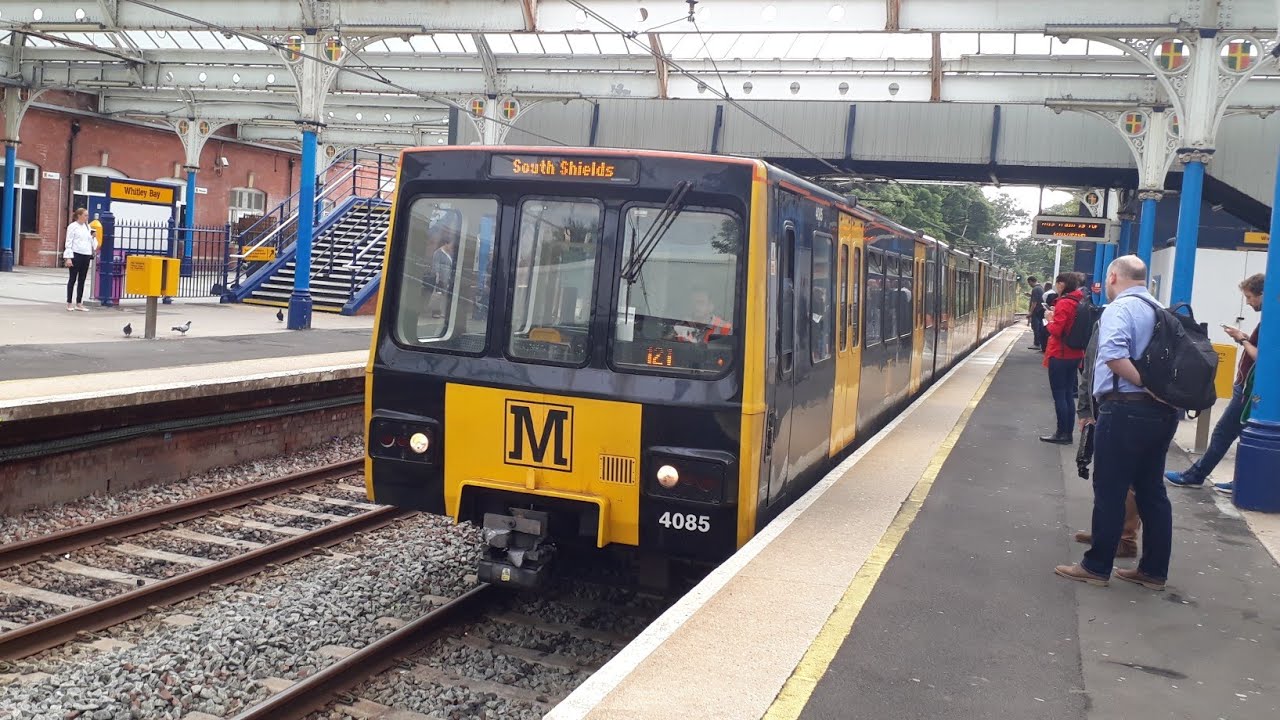 (Faulty train) Tyne & Wear Metro 4085*&4004 to South Gosforth - YouTube