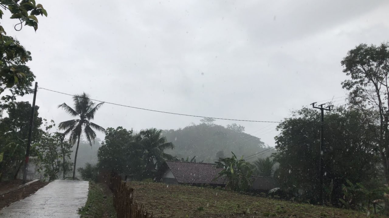 Super Heavy Rain and Loud Lightning | Accompanied by Fierce Typhoons in ...